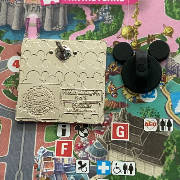 Disney | Accessories | Disney Lion King Scar Chin Bottom Face Square ...